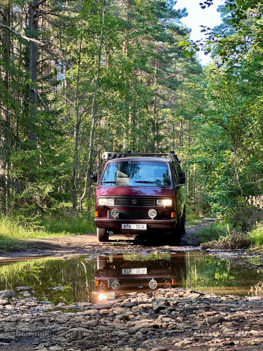 Violets Volkswagen Caravelle 1988 Tallina, ar dzinēja tilpumu 1.90 L un nobraukumu 270 tūkst. km par 7900 €, foto 4 vietnē AUTOMOTO.COM.LV