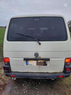 White Volkswagen Caravelle 2002 in Panevezys, with an engine capacity of 2.50 L and mileage of 550 thousand km for 2500 €, photo 5 on AUTOMOTO.COM.LV