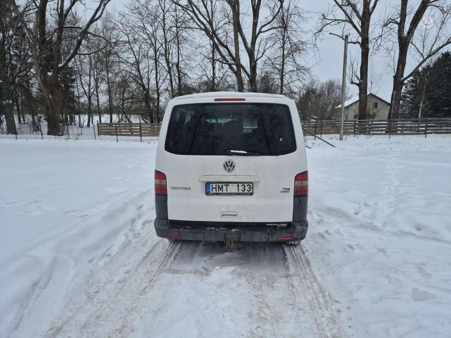 Balts Volkswagen Caravelle 2006 Viļņa, ar dzinēja tilpumu 1.86 L un nobraukumu 23 tūkst. km par 3500 €, foto 6 vietnē AUTOMOTO.COM.LV
