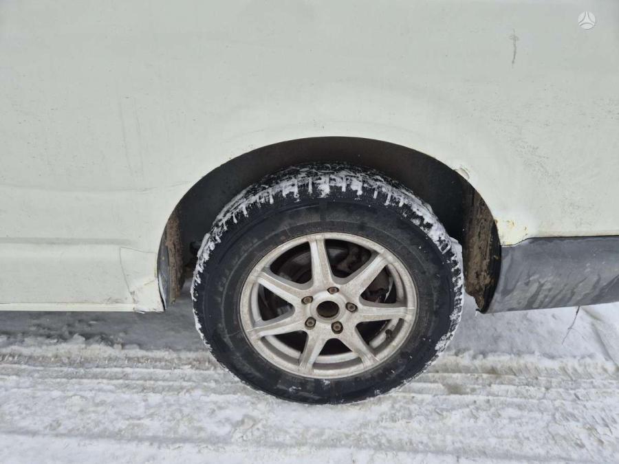 Balts Volkswagen Caravelle 2006 Viļņa, ar dzinēja tilpumu 1.86 L un nobraukumu 23 tūkst. km par 3500 €, foto 8 vietnē AUTOMOTO.COM.LV