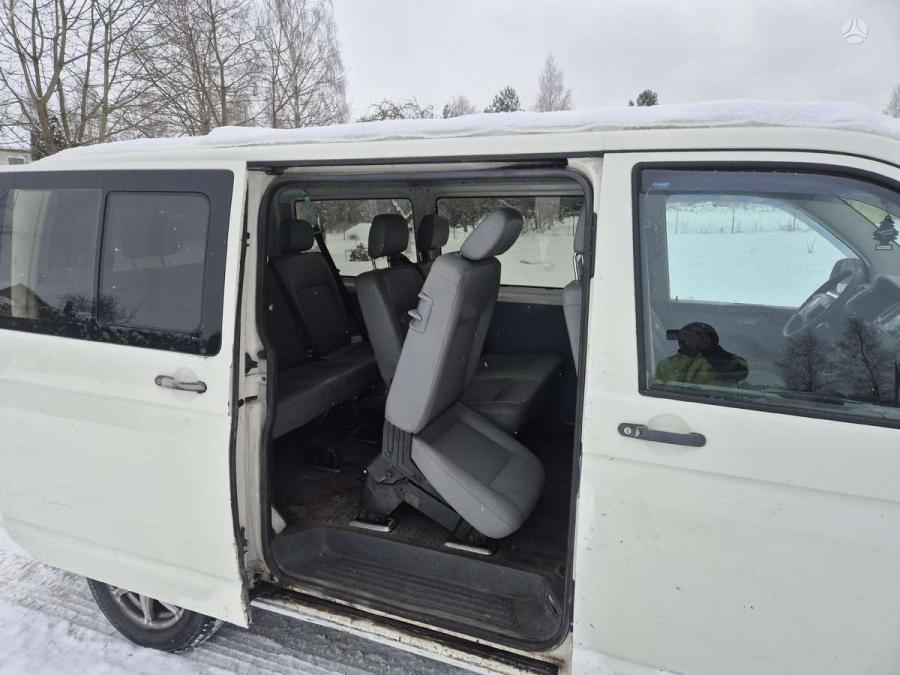 Balts Volkswagen Caravelle 2006 Viļņa, ar dzinēja tilpumu 1.86 L un nobraukumu 23 tūkst. km par 3500 €, foto 13 vietnē AUTOMOTO.COM.LV