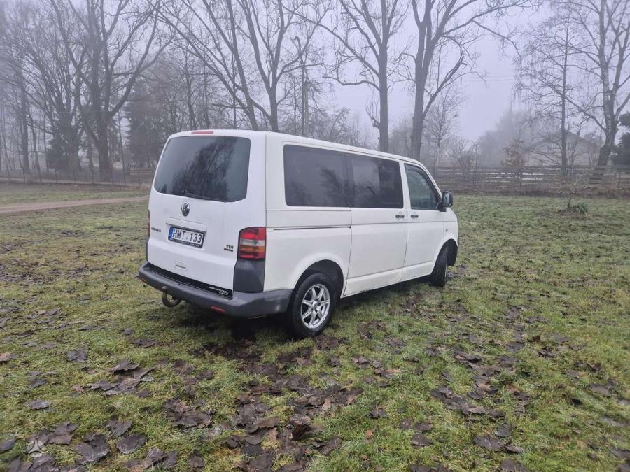 Balts Volkswagen Caravelle 2007 Viļņa, ar dzinēja tilpumu 1.90 L un nobraukumu 321 tūkst. km par 3350 €, foto 4 vietnē AUTOMOTO.COM.LV