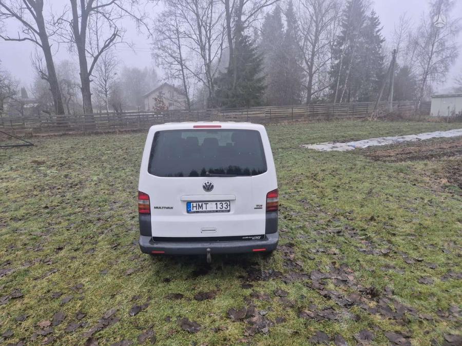 Balts Volkswagen Caravelle 2007 Viļņa, ar dzinēja tilpumu 1.90 L un nobraukumu 321 tūkst. km par 3350 €, foto 5 vietnē AUTOMOTO.COM.LV