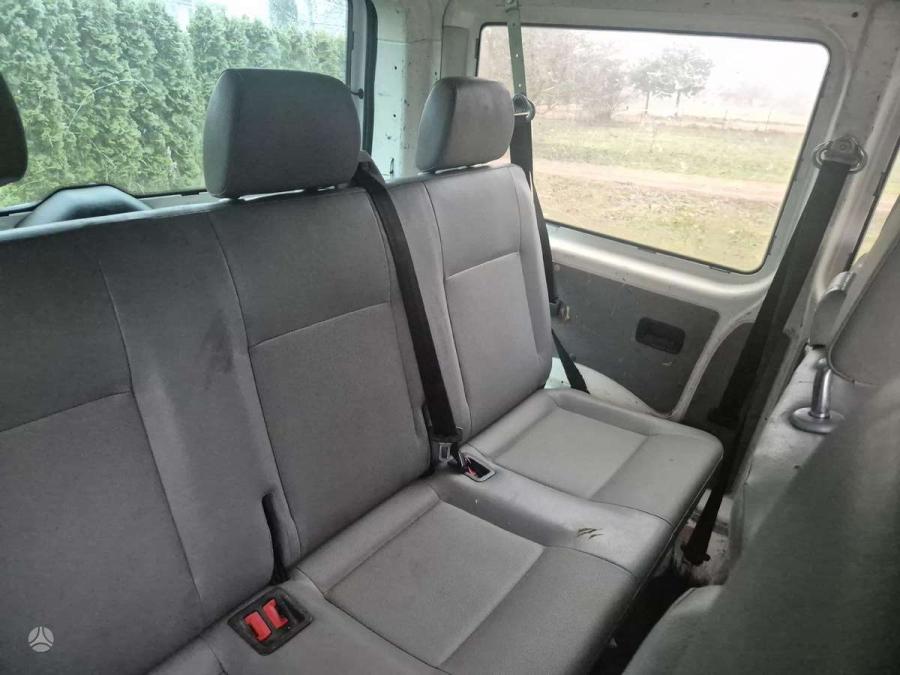 Balts Volkswagen Caravelle 2007 Viļņa, ar dzinēja tilpumu 1.90 L un nobraukumu 321 tūkst. km par 3350 €, foto 13 vietnē AUTOMOTO.COM.LV
