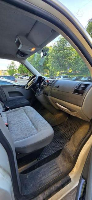 Balts Volkswagen Caravelle 2007 Viļņa, ar dzinēja tilpumu 2.46 L un nobraukumu 328 tūkst. km par 3800 €, foto 6 vietnē AUTOMOTO.COM.LV