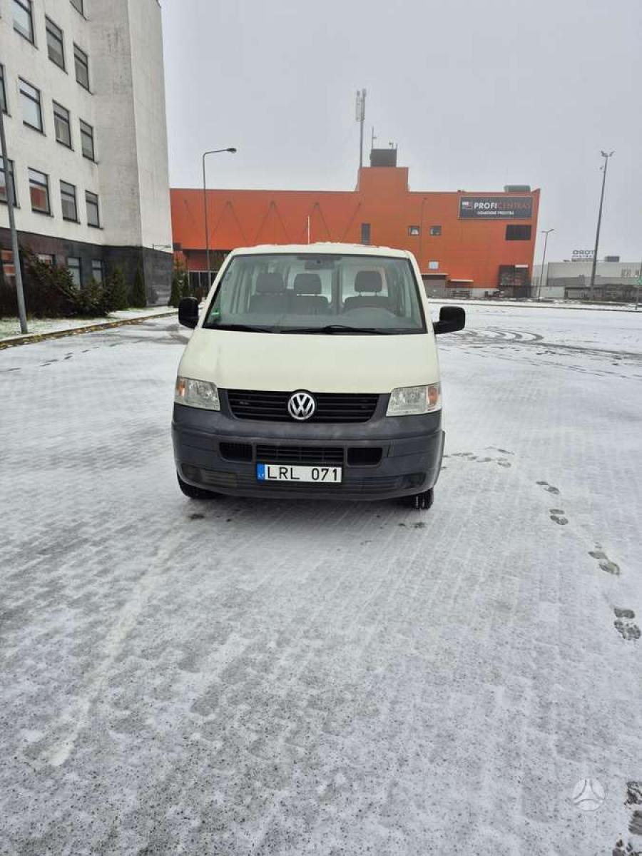 Balts Volkswagen Caravelle 2008 Viļņa, ar dzinēja tilpumu 2.46 L un nobraukumu 275 tūkst. km par 6300 €, foto 1 vietnē AUTOMOTO.COM.LV