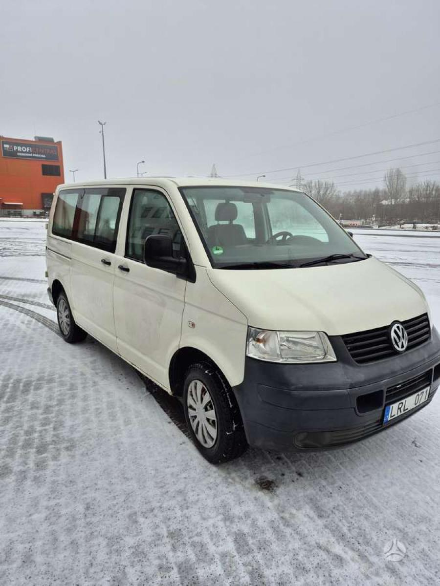 Balts Volkswagen Caravelle 2008 Viļņa, ar dzinēja tilpumu 2.46 L un nobraukumu 275 tūkst. km par 6300 €, foto 2 vietnē AUTOMOTO.COM.LV
