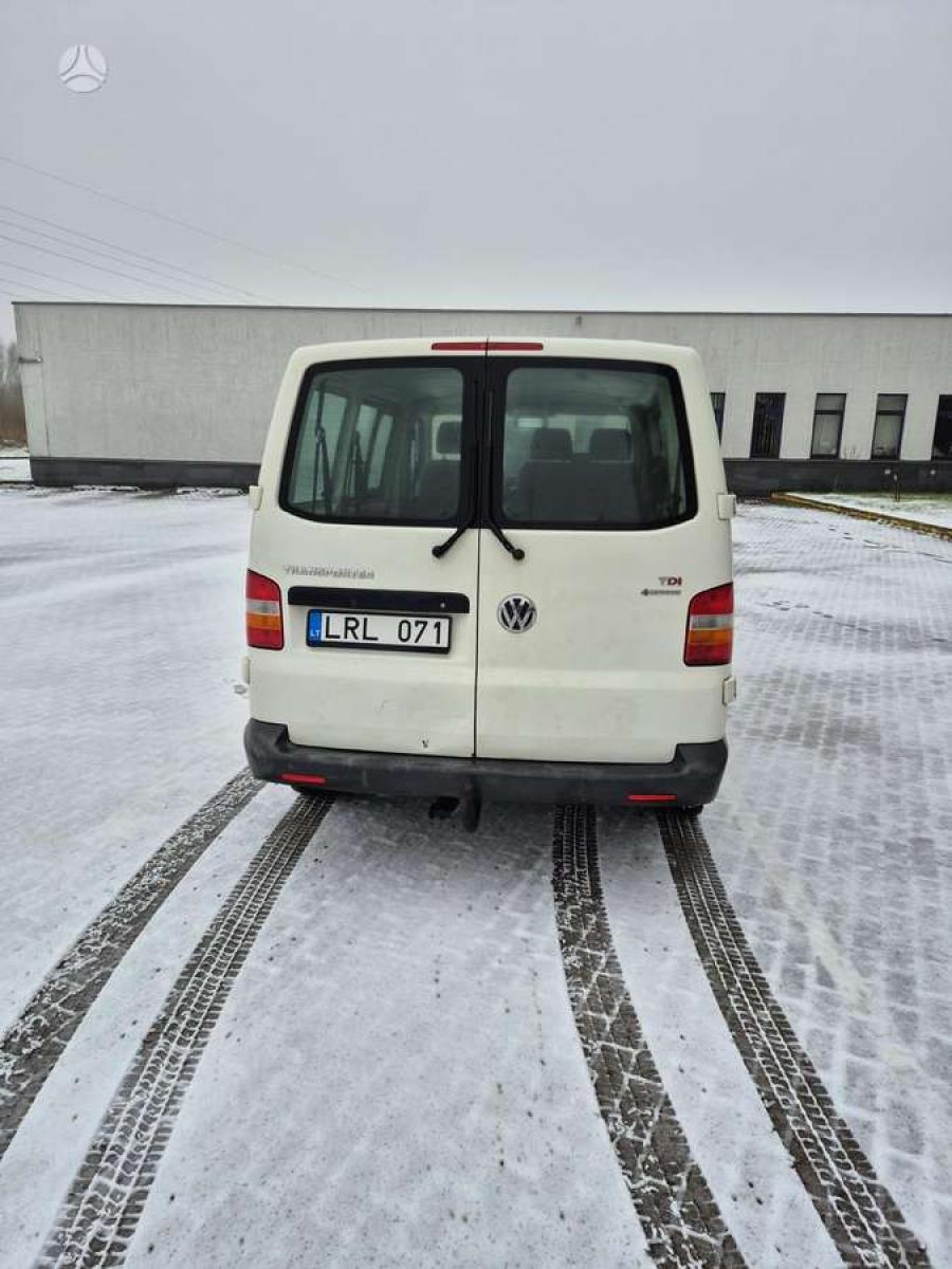Balts Volkswagen Caravelle 2008 Viļņa, ar dzinēja tilpumu 2.46 L un nobraukumu 275 tūkst. km par 6300 €, foto 4 vietnē AUTOMOTO.COM.LV