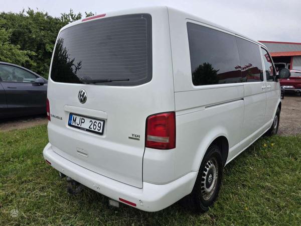 Balts Volkswagen Caravelle 2010 Kauņa, ar dzinēja tilpumu 1.97 L un nobraukumu 397 tūkst. km par 10000 €, foto 3 vietnē AUTOMOTO.COM.LV