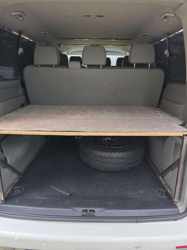 Balts Volkswagen Caravelle 2010 Kauņa, ar dzinēja tilpumu 1.97 L un nobraukumu 397 tūkst. km par 10000 €, foto 9 vietnē AUTOMOTO.COM.LV