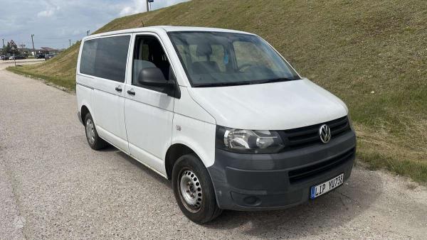 Balts Volkswagen Caravelle 2012 Viļņa, ar dzinēja tilpumu 1.97 L un nobraukumu 323 tūkst. km par 4600 €, foto 1 vietnē AUTOMOTO.COM.LV