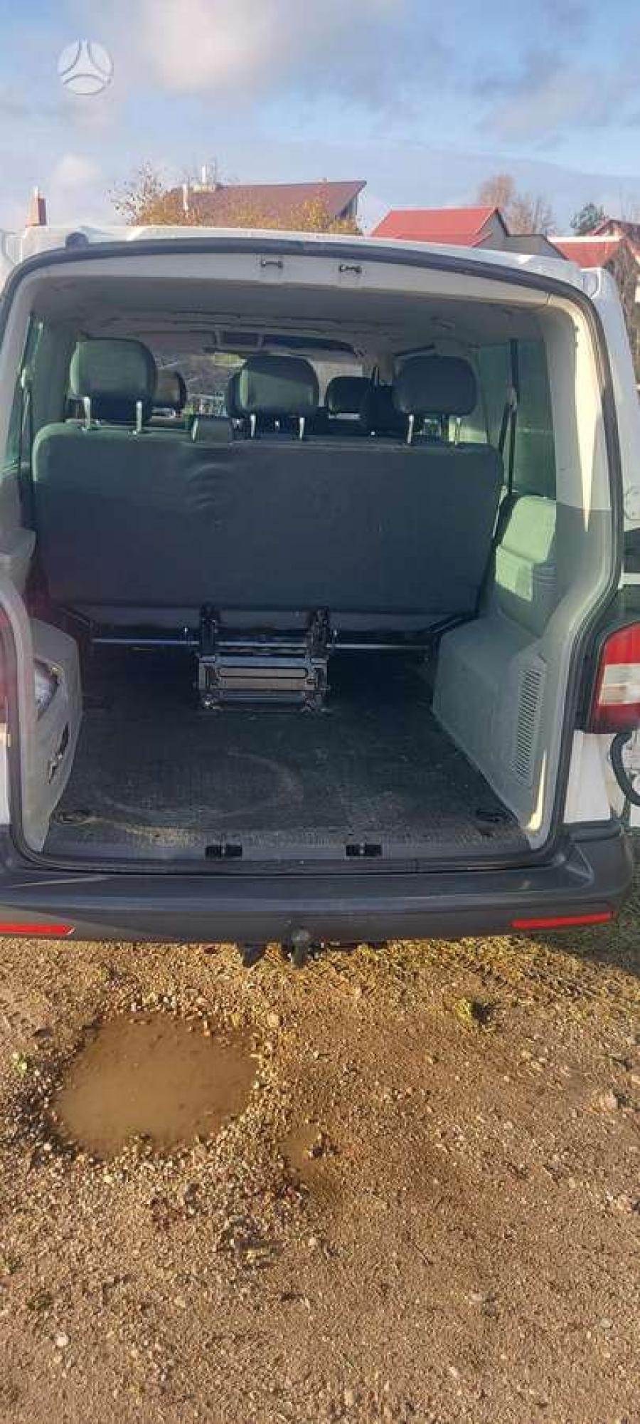 Balts Volkswagen Caravelle 2013 Viļņa, ar dzinēja tilpumu 1.97 L un nobraukumu 260 tūkst. km par 11200 €, foto 12 vietnē AUTOMOTO.COM.LV