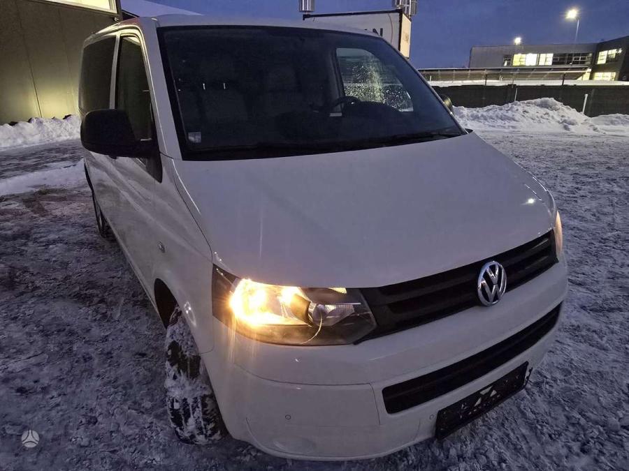 White Volkswagen Caravelle 2014 in Siauliai, with an engine capacity of 2.00 L and mileage of 190 thousand km for 11900 €, photo 12 on AUTOMOTO.COM.LV