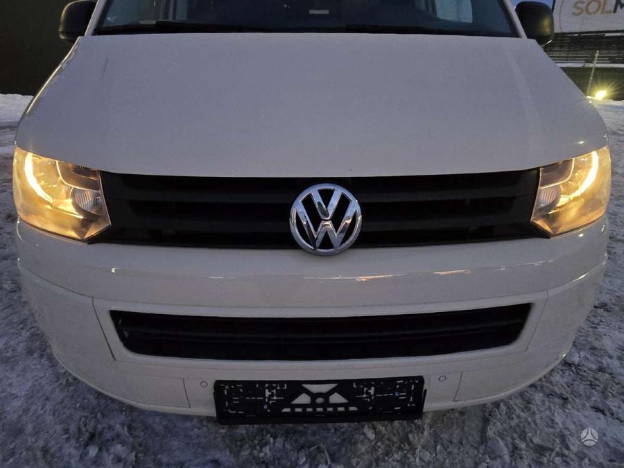 White Volkswagen Caravelle 2014 in Siauliai, with an engine capacity of 2.00 L and mileage of 190 thousand km for 11900 €, photo 13 on AUTOMOTO.COM.LV