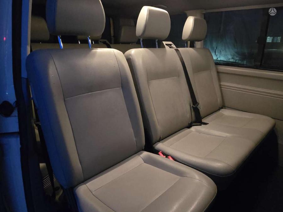 White Volkswagen Caravelle 2014 in Siauliai, with an engine capacity of 2.00 L and mileage of 190 thousand km for 11900 €, photo 17 on AUTOMOTO.COM.LV
