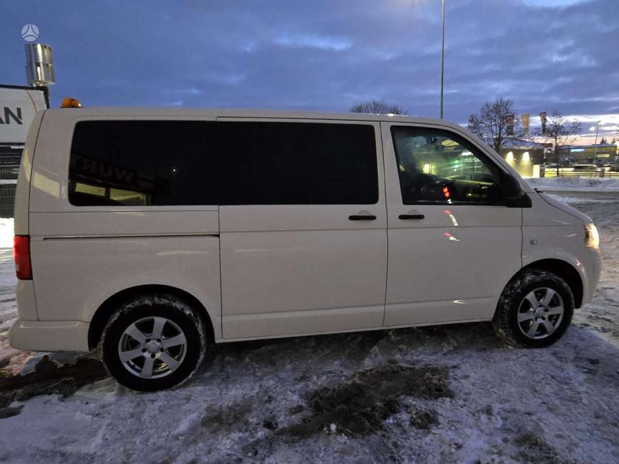 White Volkswagen Caravelle 2014 in Siauliai, with an engine capacity of 2.00 L and mileage of 190 thousand km for 11900 €, photo 18 on AUTOMOTO.COM.LV