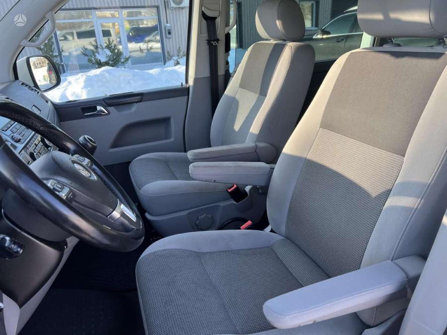 Balts Volkswagen Caravelle 2014 Telšiai, ar dzinēja tilpumu 1.97 L un nobraukumu 414 tūkst. km par 11900 €, foto 12 vietnē AUTOMOTO.COM.LV