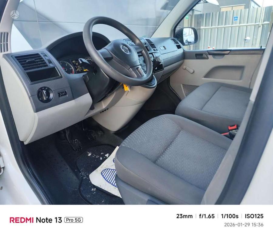 White Volkswagen Caravelle 2014 in Kaunas, with an engine capacity of 1.97 L and mileage of 244 thousand km for 10950 €, photo 17 on AUTOMOTO.COM.LV