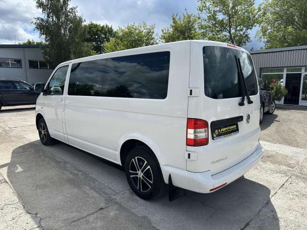 White Volkswagen Caravelle 2014 in Telschi, with an engine capacity of 1.97 L and mileage of 290 thousand km for 8900 €, photo 9 on AUTOMOTO.COM.LV