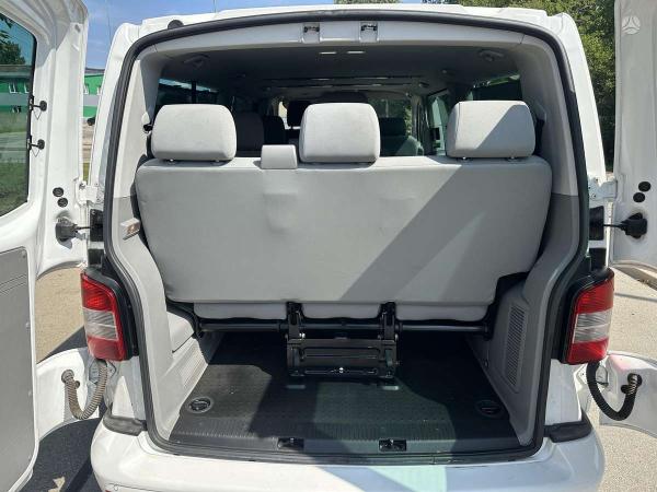 Balts Volkswagen Caravelle 2014 Telšiai, ar dzinēja tilpumu 1.97 L un nobraukumu 291 tūkst. km par 8400 €, foto 7 vietnē AUTOMOTO.COM.LV