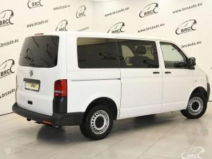White Volkswagen Caravelle 2015 in Vilnius, with an engine capacity of 1.97 L and mileage of 241 thousand km for 12400 €, photo 3 on AUTOMOTO.COM.LV