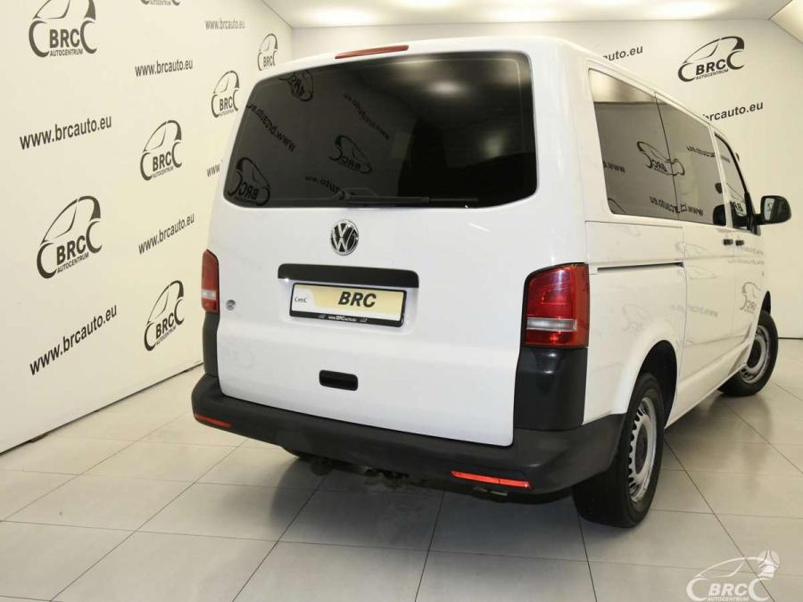 White Volkswagen Caravelle 2015 in Vilnius, with an engine capacity of 1.97 L and mileage of 241 thousand km for 12400 €, photo 5 on AUTOMOTO.COM.LV