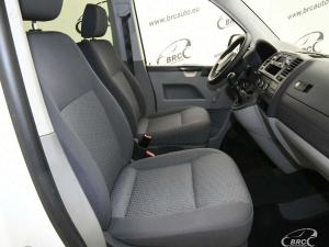 White Volkswagen Caravelle 2015 in Vilnius, with an engine capacity of 1.97 L and mileage of 241 thousand km for 12400 €, photo 8 on AUTOMOTO.COM.LV