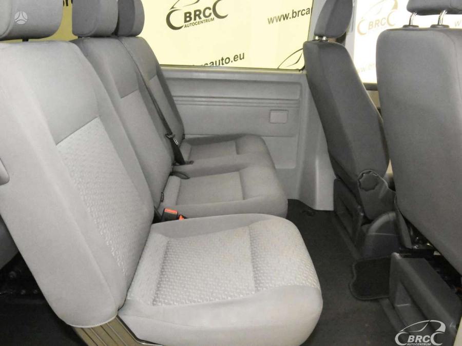 White Volkswagen Caravelle 2015 in Vilnius, with an engine capacity of 1.97 L and mileage of 241 thousand km for 12400 €, photo 15 on AUTOMOTO.COM.LV