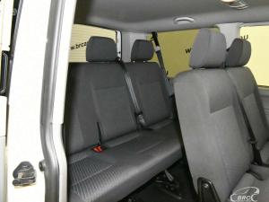 White Volkswagen Caravelle 2015 in Vilnius, with an engine capacity of 1.97 L and mileage of 241 thousand km for 12400 €, photo 16 on AUTOMOTO.COM.LV