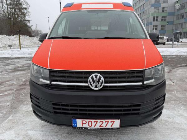 White Volkswagen Caravelle 2017 in Vilnius, with an engine capacity of 2.00 L and mileage of 380 thousand km for 10650 €, photo 3 on AUTOMOTO.COM.LV