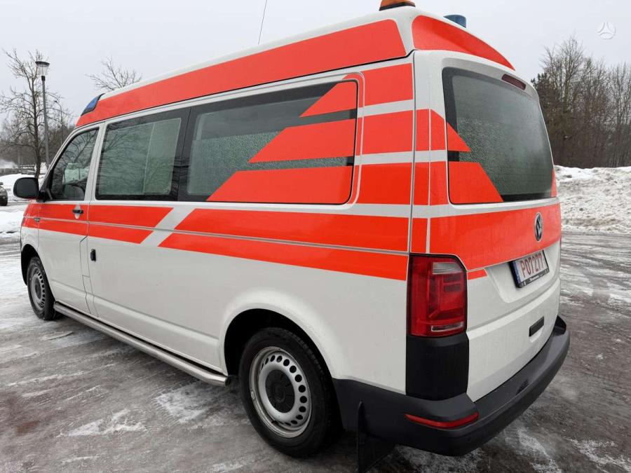 Balts Volkswagen Caravelle 2017 Viļņa, ar dzinēja tilpumu 2.00 L un nobraukumu 380 tūkst. km par 10650 €, foto 8 vietnē AUTOMOTO.COM.LV