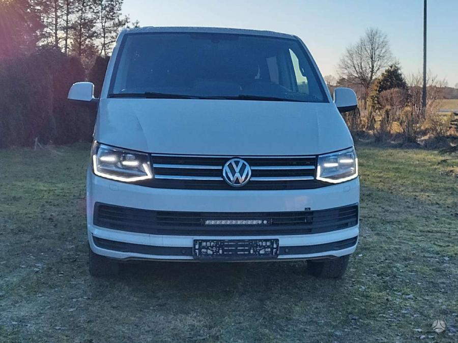 Balts Volkswagen Caravelle 2019 Panevēža, ar dzinēja tilpumu 2.00 L un nobraukumu 228 tūkst. km par 13950 €, foto 2 vietnē AUTOMOTO.COM.LV