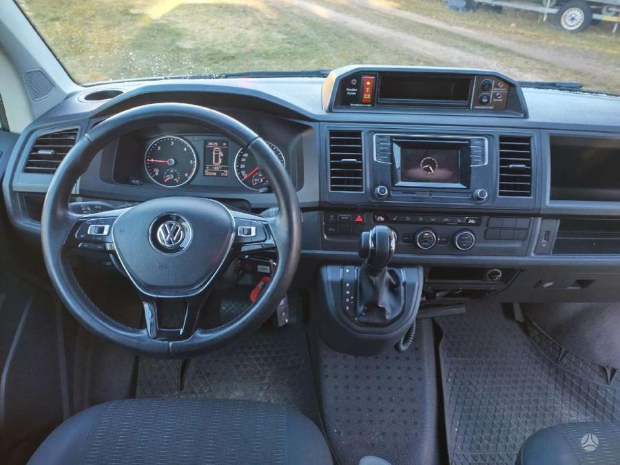 Balts Volkswagen Caravelle 2019 Panevēža, ar dzinēja tilpumu 2.00 L un nobraukumu 228 tūkst. km par 13950 €, foto 5 vietnē AUTOMOTO.COM.LV