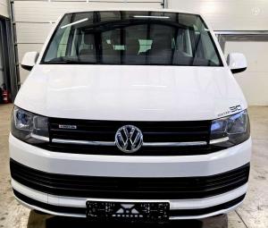 White Volkswagen Caravelle 2019 in Marijampole, with an engine capacity of 1.97 L and mileage of 238 thousand km for 21800 €, photo 2 on AUTOMOTO.COM.LV