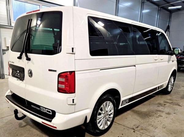 White Volkswagen Caravelle 2019 in Marijampole, with an engine capacity of 1.97 L and mileage of 238 thousand km for 21800 €, photo 4 on AUTOMOTO.COM.LV