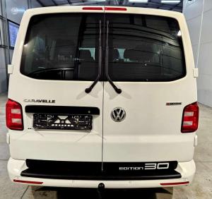 White Volkswagen Caravelle 2019 in Marijampole, with an engine capacity of 1.97 L and mileage of 238 thousand km for 21800 €, photo 5 on AUTOMOTO.COM.LV