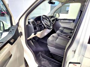 White Volkswagen Caravelle 2019 in Marijampole, with an engine capacity of 1.97 L and mileage of 238 thousand km for 21800 €, photo 18 on AUTOMOTO.COM.LV
