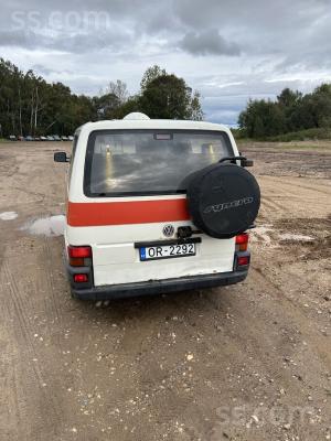 Balts Volkswagen Caravelle 1999 Rēzekne, ar dzinēja tilpumu 2.50 L un nobraukumu 600 tūkst. km par 3400 €, foto 6 vietnē AUTOMOTO.COM.LV
