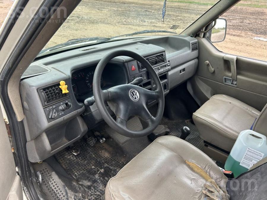 Balts Volkswagen Caravelle 1999 Rēzekne, ar dzinēja tilpumu 2.50 L un nobraukumu 600 tūkst. km par 3400 €, foto 9 vietnē AUTOMOTO.COM.LV