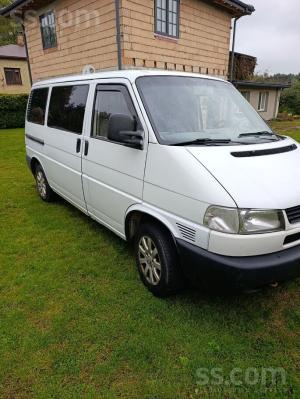 Balts Volkswagen Caravelle 2000 Rīga, ar dzinēja tilpumu 2.50 L un nobraukumu 570 tūkst. km par 2850 €, foto 3 vietnē AUTOMOTO.COM.LV