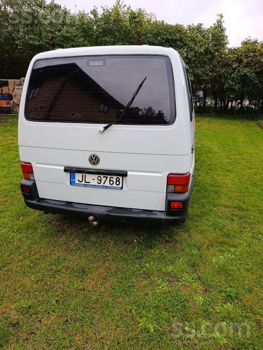 Balts Volkswagen Caravelle 2000 Rīga, ar dzinēja tilpumu 2.50 L un nobraukumu 570 tūkst. km par 2850 €, foto 5 vietnē AUTOMOTO.COM.LV