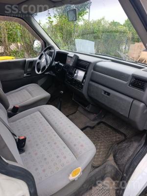 Balts Volkswagen Caravelle 2000 Rīga, ar dzinēja tilpumu 2.50 L un nobraukumu 570 tūkst. km par 2850 €, foto 8 vietnē AUTOMOTO.COM.LV
