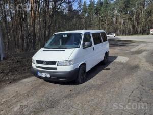 Balts Volkswagen Caravelle 2000 Daugavpils, ar dzinēja tilpumu 2.50 L un nobraukumu 440 tūkst. km par 4900 €, foto  vietnē AUTOMOTO.COM.LV