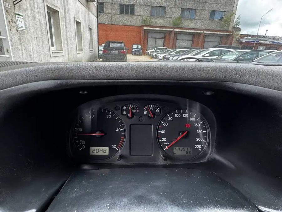 Белый Фольксваген Каравелла 2000 в Даугавпилс, объемом двигателя 2.50 л и пробегом 44 тыс. км за 4690 €, фото 13 на AUTOMOTO.COM.LV