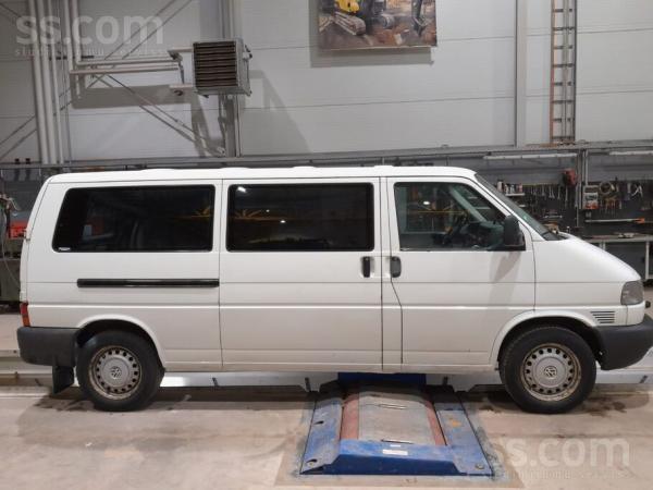 Balts Volkswagen Caravelle 2002 Alūksne, ar dzinēja tilpumu 2.80 L un nobraukumu 469 tūkst. km par 2150 €, foto 1 vietnē AUTOMOTO.COM.LV