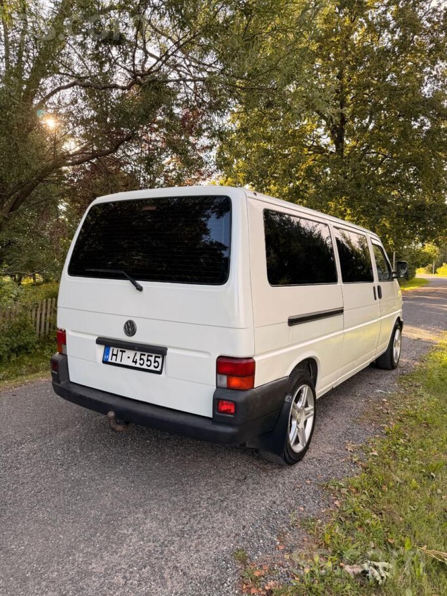 Balts Volkswagen Caravelle 2003 Kuldīga, ar dzinēja tilpumu 2.50 L un nobraukumu 360 tūkst. km par 3450 €, foto 4 vietnē AUTOMOTO.COM.LV