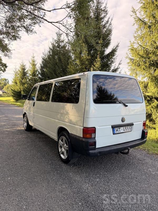 White Volkswagen Caravelle 2003 in Kuldiga, with an engine capacity of 2.50 L and mileage of 360 thousand km for 3450 €, photo 5 on AUTOMOTO.COM.LV