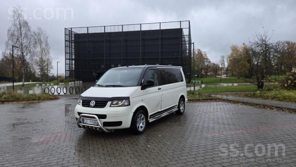 White Volkswagen Caravelle 2005 in Cesis, with an engine capacity of 2.40 L and mileage of 521 thousand km for 4200 €, photo 5 on AUTOMOTO.COM.LV