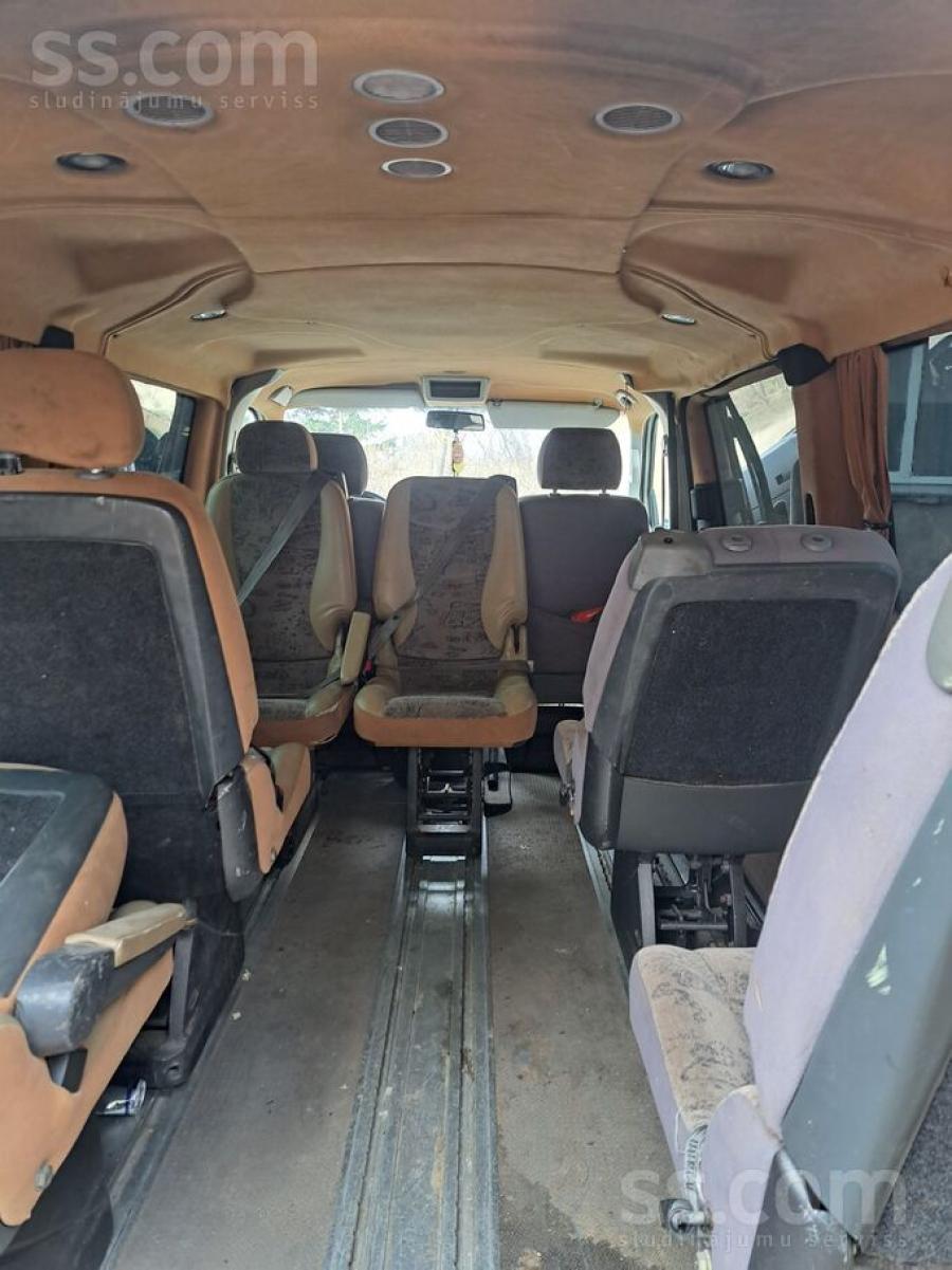White Volkswagen Caravelle 2006 in Liepaja, with an engine capacity of 2.50 L and mileage of 274 thousand km for 6000 €, photo 1 on AUTOMOTO.COM.LV