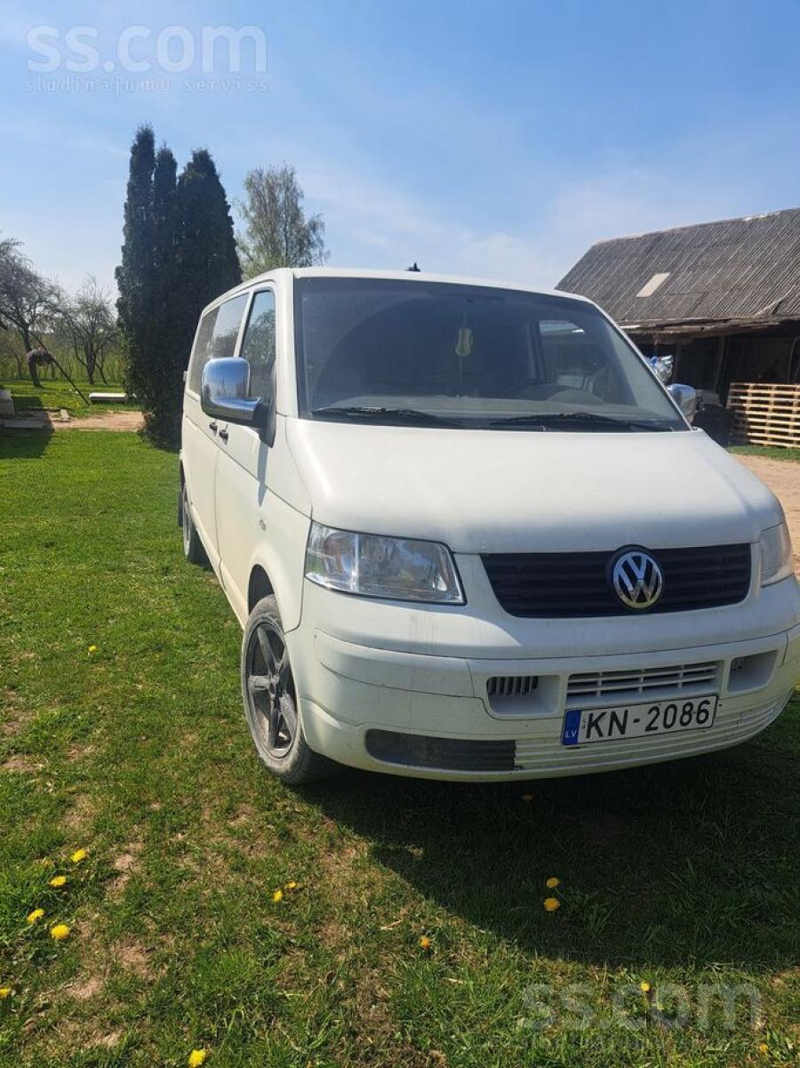 White Volkswagen Caravelle 2006 in Liepaja, with an engine capacity of 2.50 L and mileage of 274 thousand km for 6000 €, photo 3 on AUTOMOTO.COM.LV